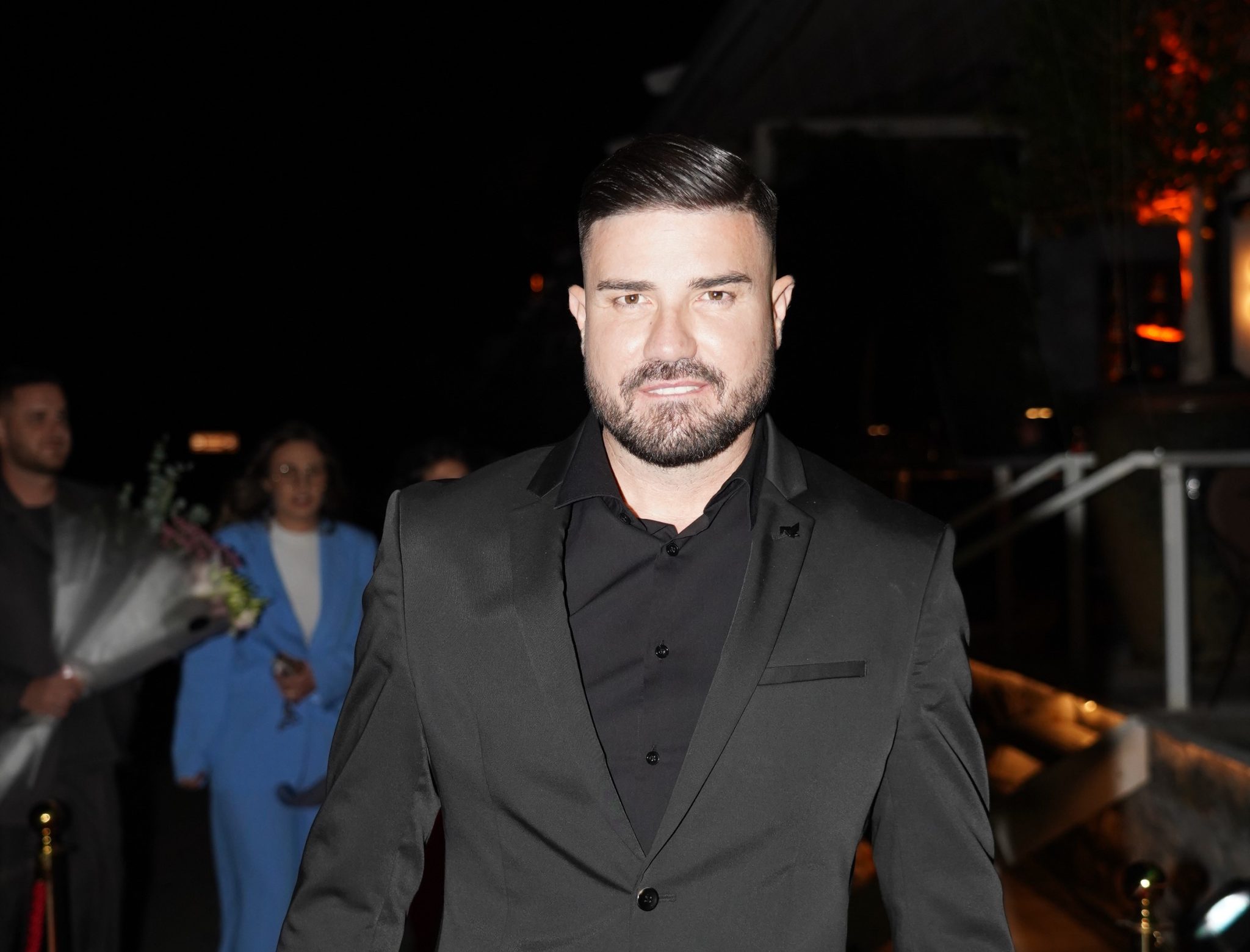 "To rade prave devojke!" MC Stojan pokazao kako uživa na plaži, pa ...